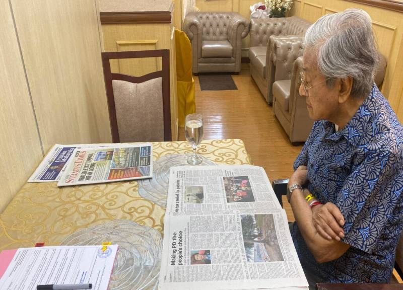 KEMASAKINI: Dr Mahathir perlu dirawat di hospital beberapa minggu ...